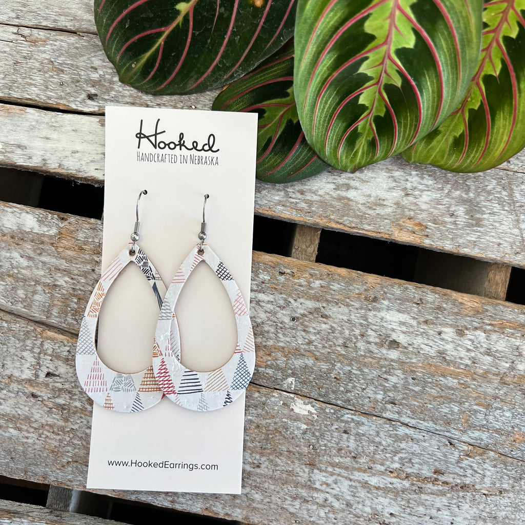 Tropical Triangle Teardrop Cutouts - Medium – Hooked, LLC